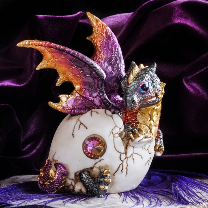 Hatching Dragon Statues for rebirth and taking flight