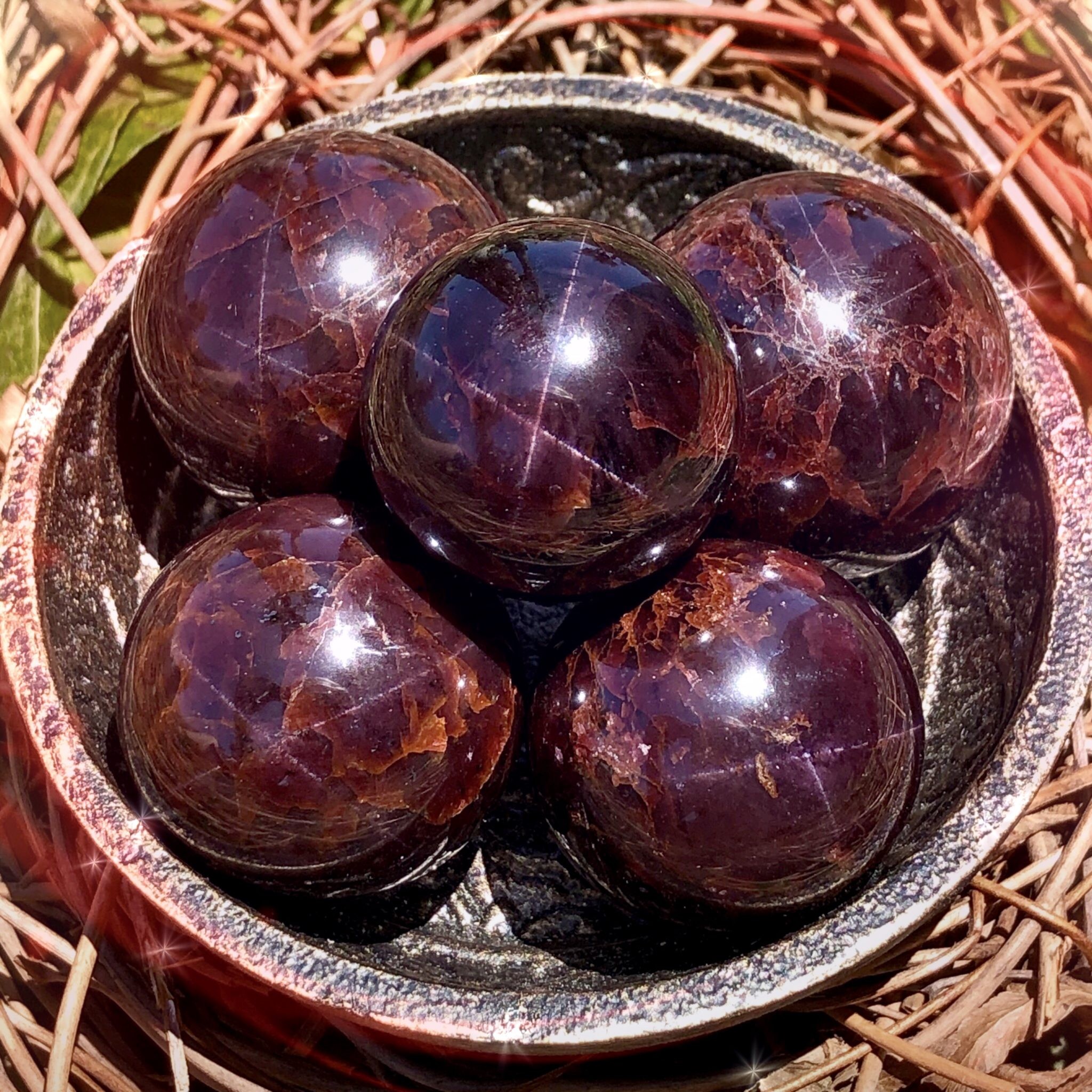 Star garnet spheres for protection and radiant vitality