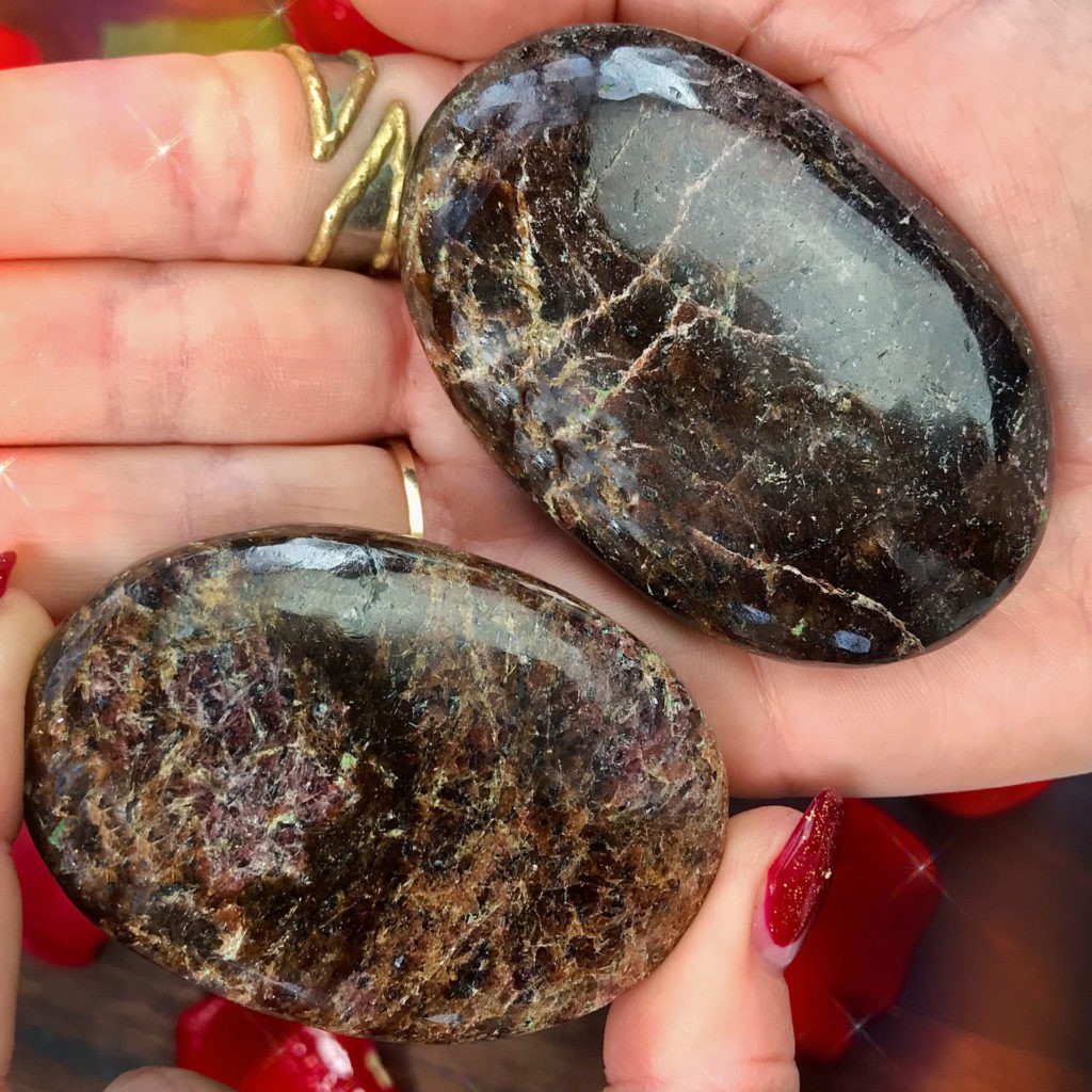Stabilizing Almandine Garnet Palm Stone Duo for physical vitality