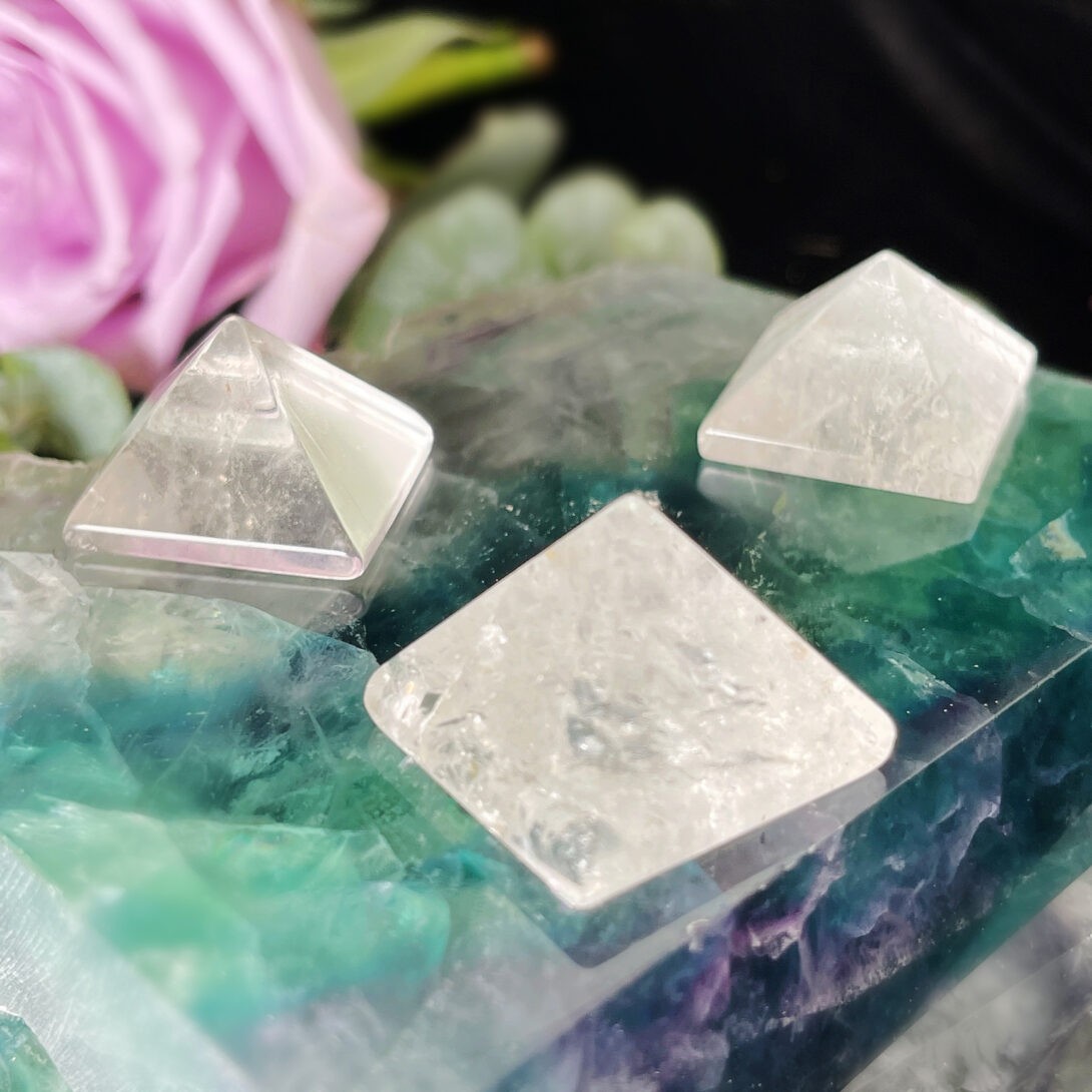 Clear Quartz Mini Pyramid for amplified energy - Sage Goddess