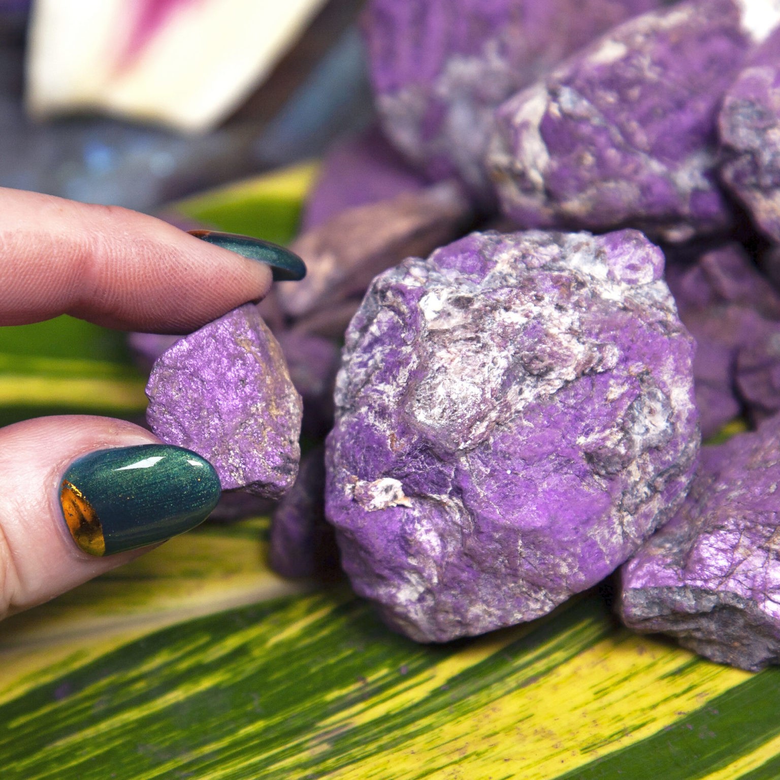Natural Purpurite for spiritual development, truth, and freedom