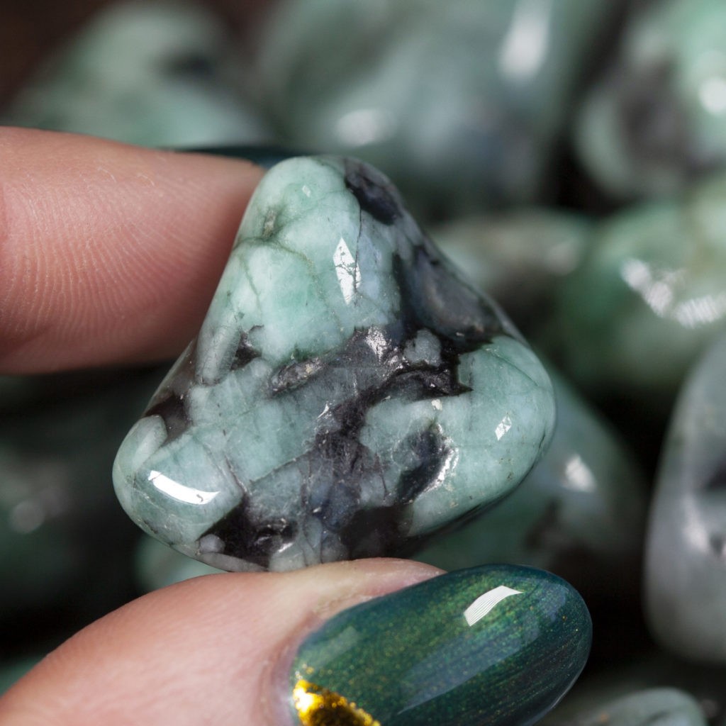Tumbled Emerald for attracting good luck and new love