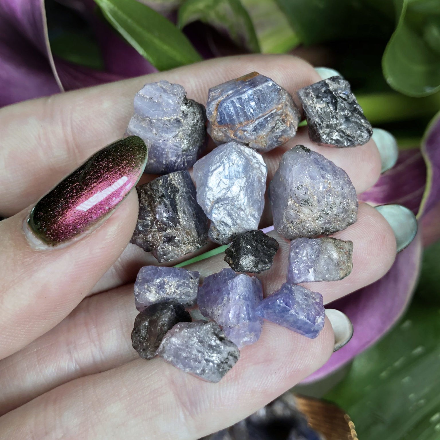 Natural Tanzanite for spirit guide communication - Sage Goddess