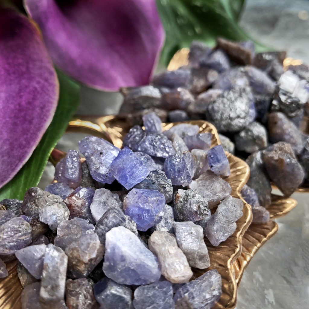 Natural Tanzanite for spirit guide communication - Sage Goddess