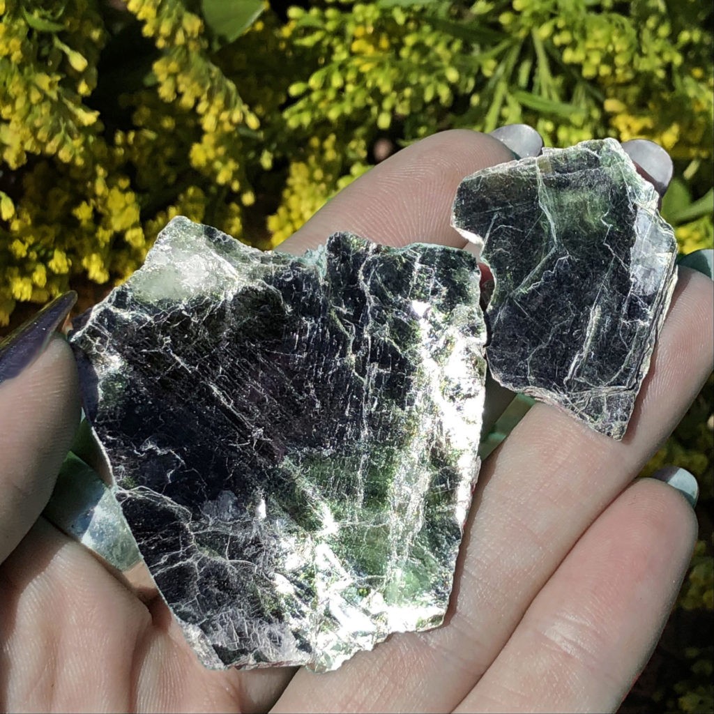 Natural Roscoelite for clearing long standing energetic blockages