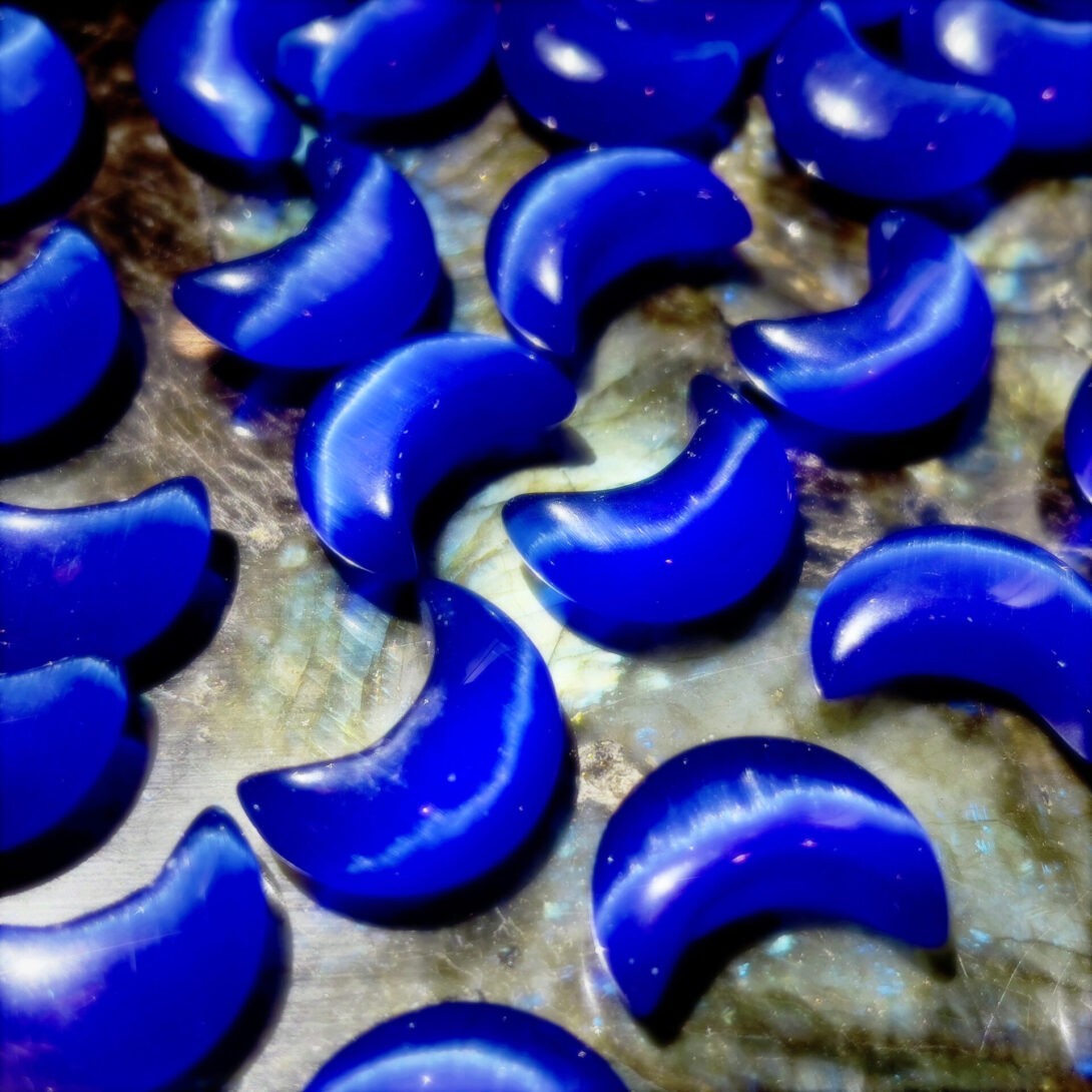 Sage Goddess Dark Blue Cat’s Eye Moon for inner vision
