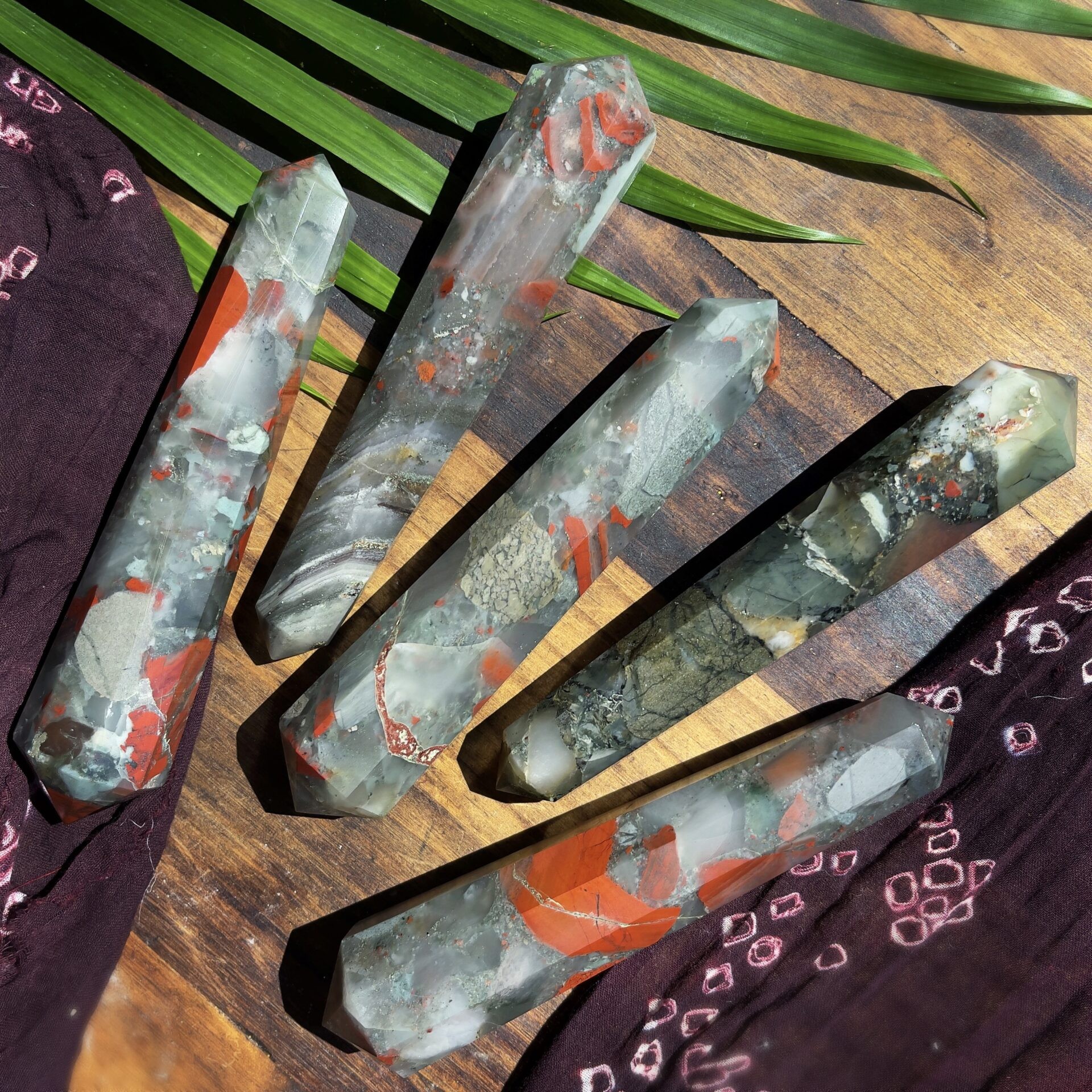 Master_healing_african_bloodstone_vogel_misfit_mineral_DD_1OF3