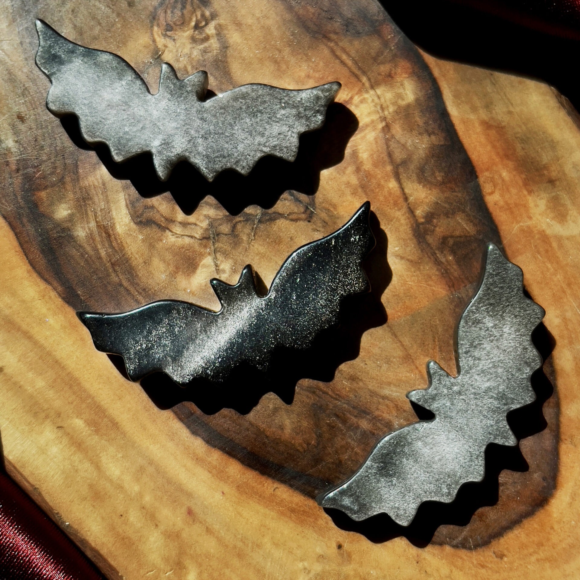 Shadow_Guardian_Silver_Sheen_Obsidian_Bat_3of3