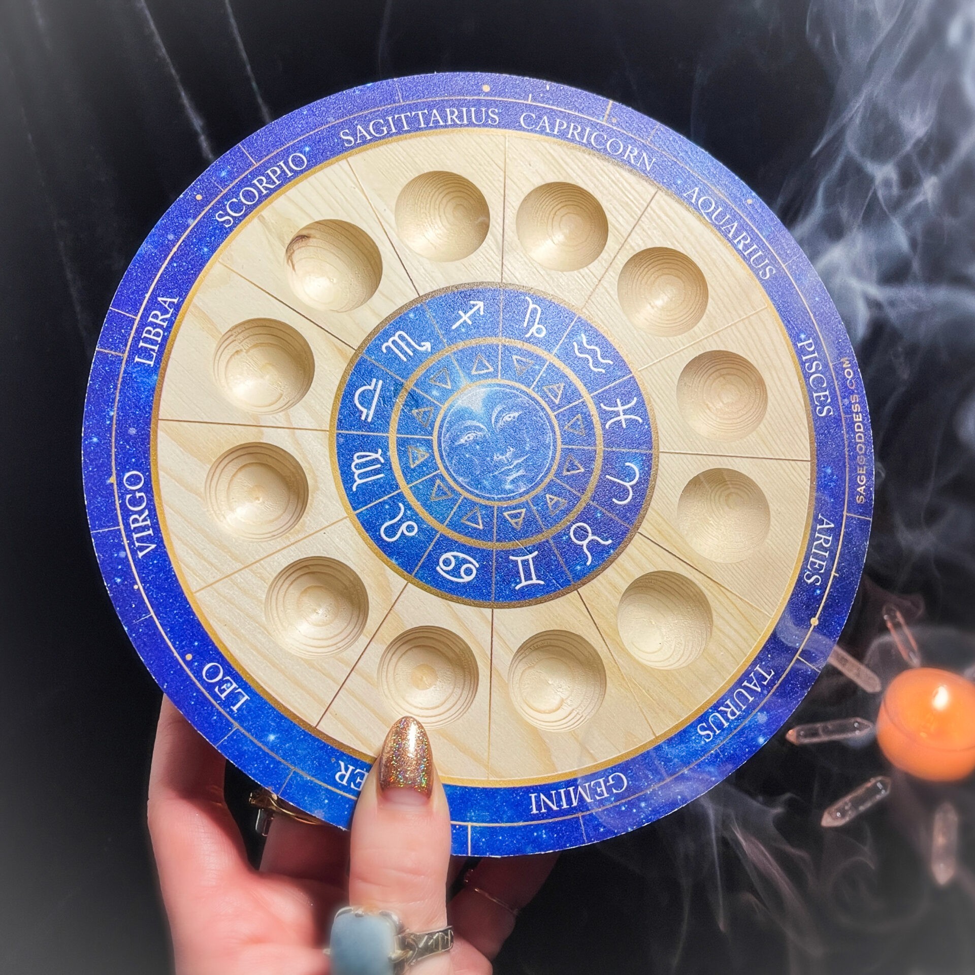 Divination_by_zodiac_casting_board_1of2