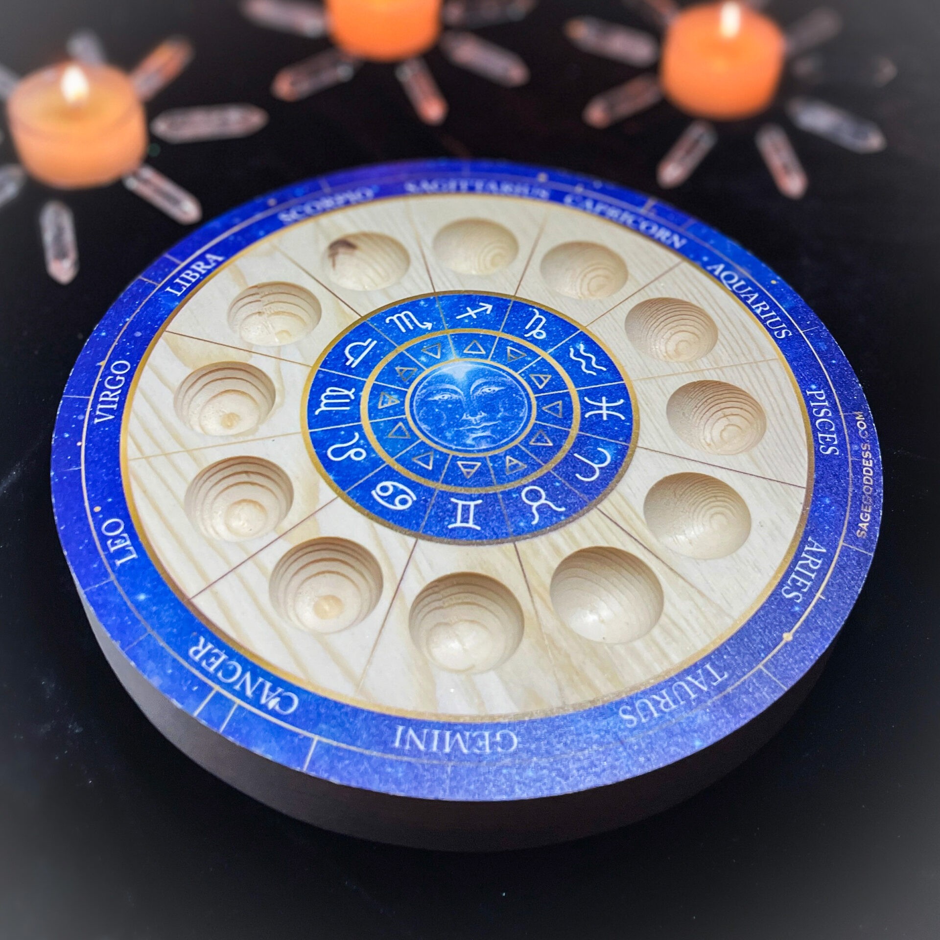 Divination_by_zodiac_casting_board_2of2