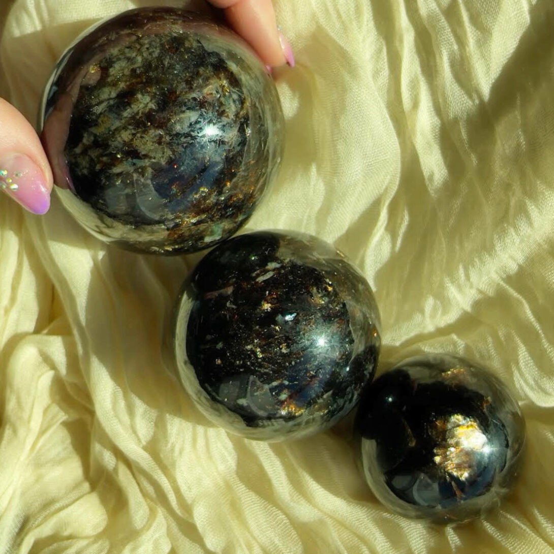 Sage Goddess Phlogopite Path Clearing Sphere