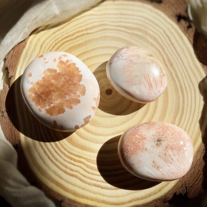 Scolecite_with_Peach_Stilbite_Palm_Stone_1of3