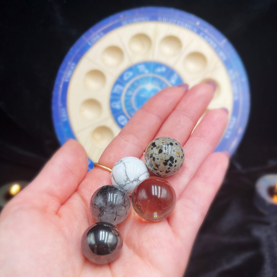 Home Shop Gems & Minerals Divination by Zodiac: Capricorn Casting ...