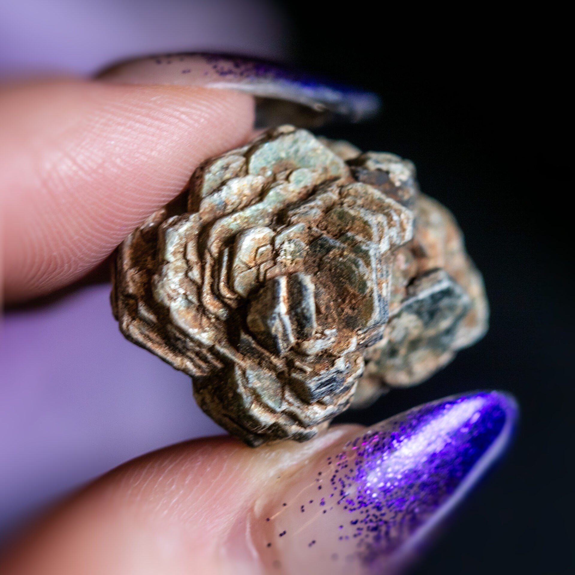 Natural Green Flower Mica for healing on all levels - Sage Goddess